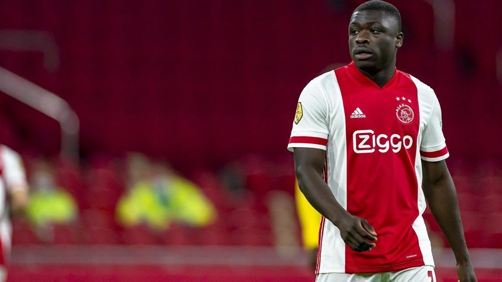 Scorende debutant Brobbey in illuster rijtje met Cruijff en Van Basten ...