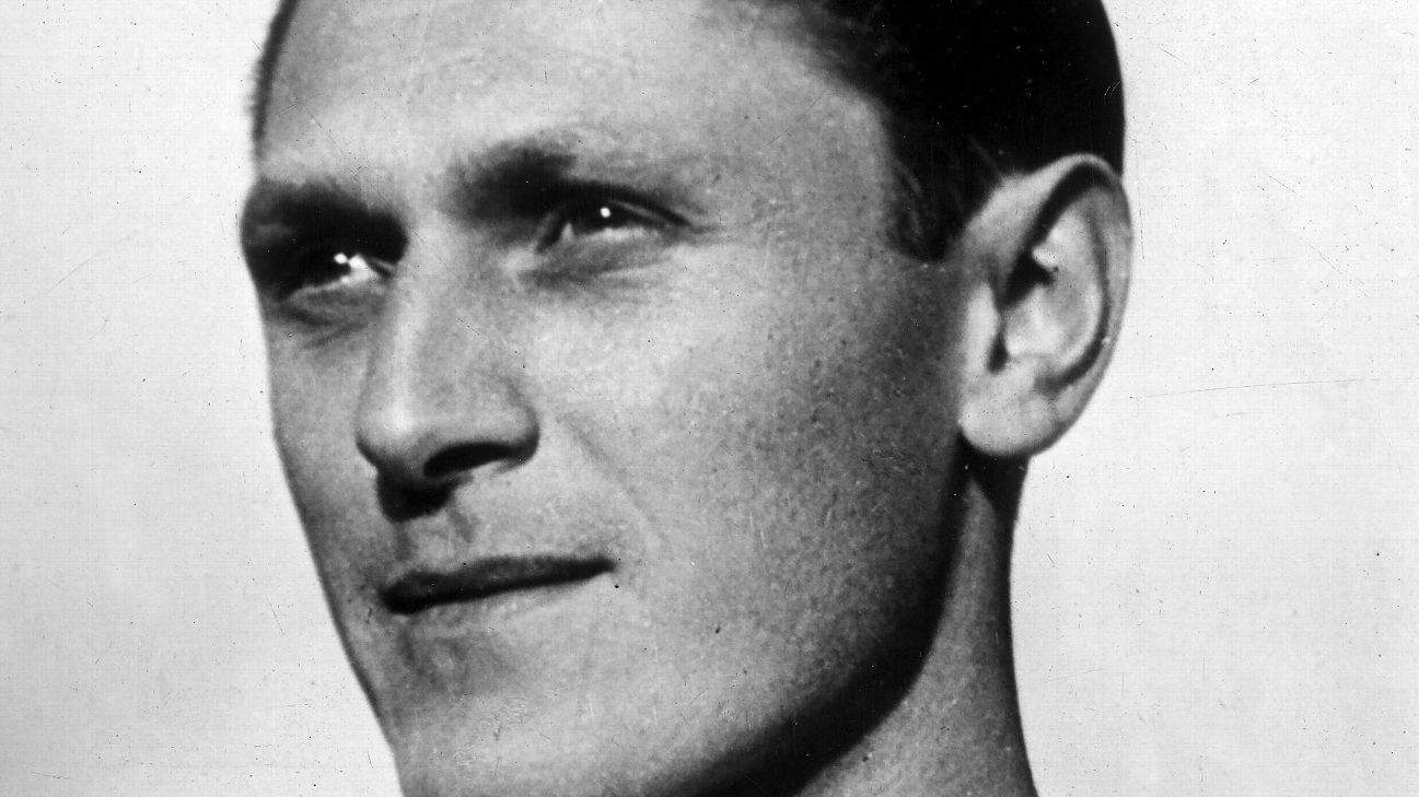 Quem foi Josef Bican, lenda que perdeu o posto de maior artilheiro da ...