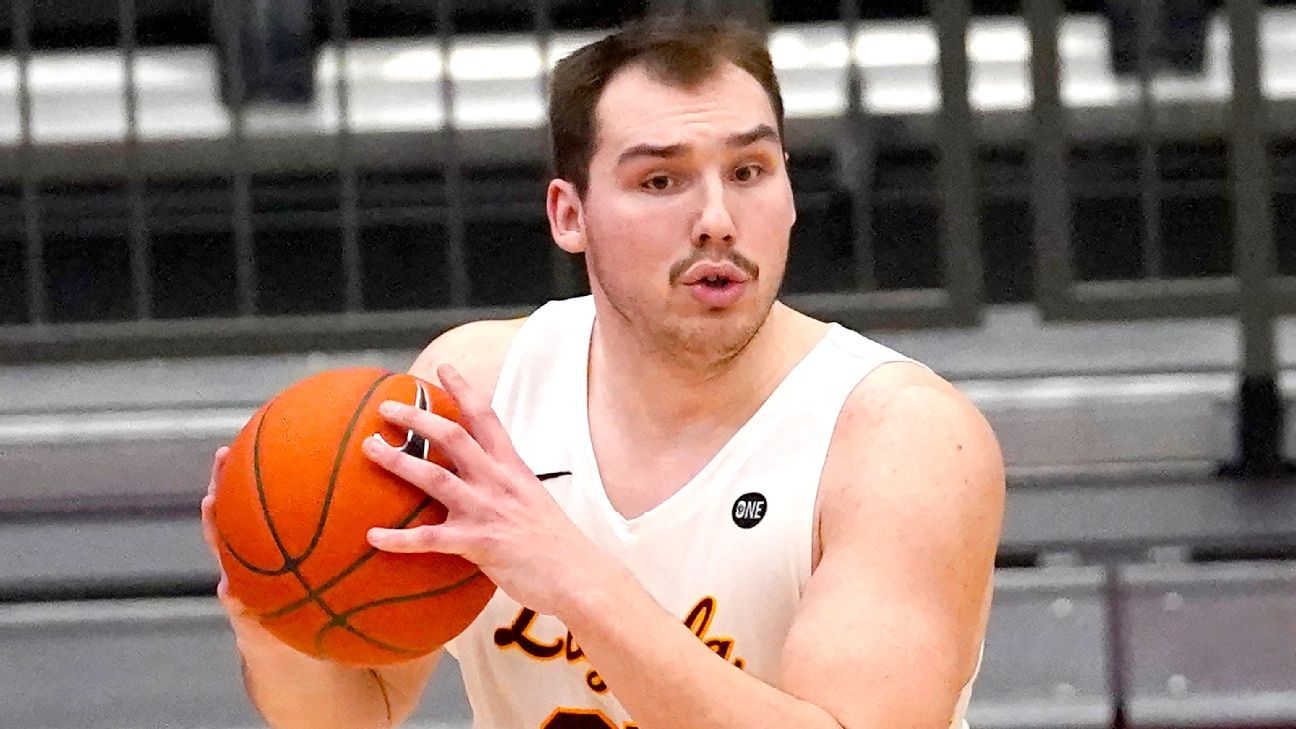 Cameron Krutwig skipping final year of eligibility at Loyola Chicago ...