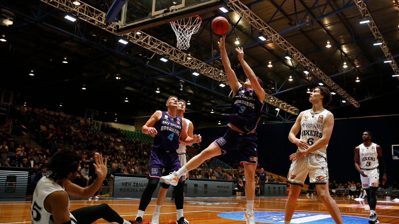 Josh Giddy's first triple-double but 36ers lose - ESPN