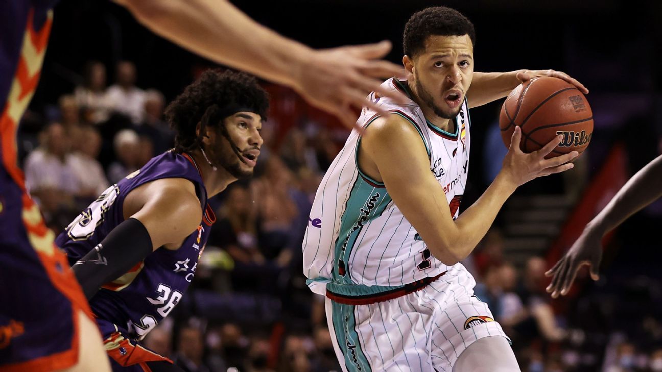 Harvey stars in Hawks NBL win over 36ers - ESPN