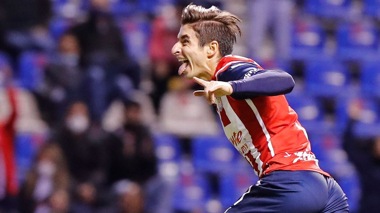 Isaac Brizuela regresa a la titularidad con Chivas - ESPN