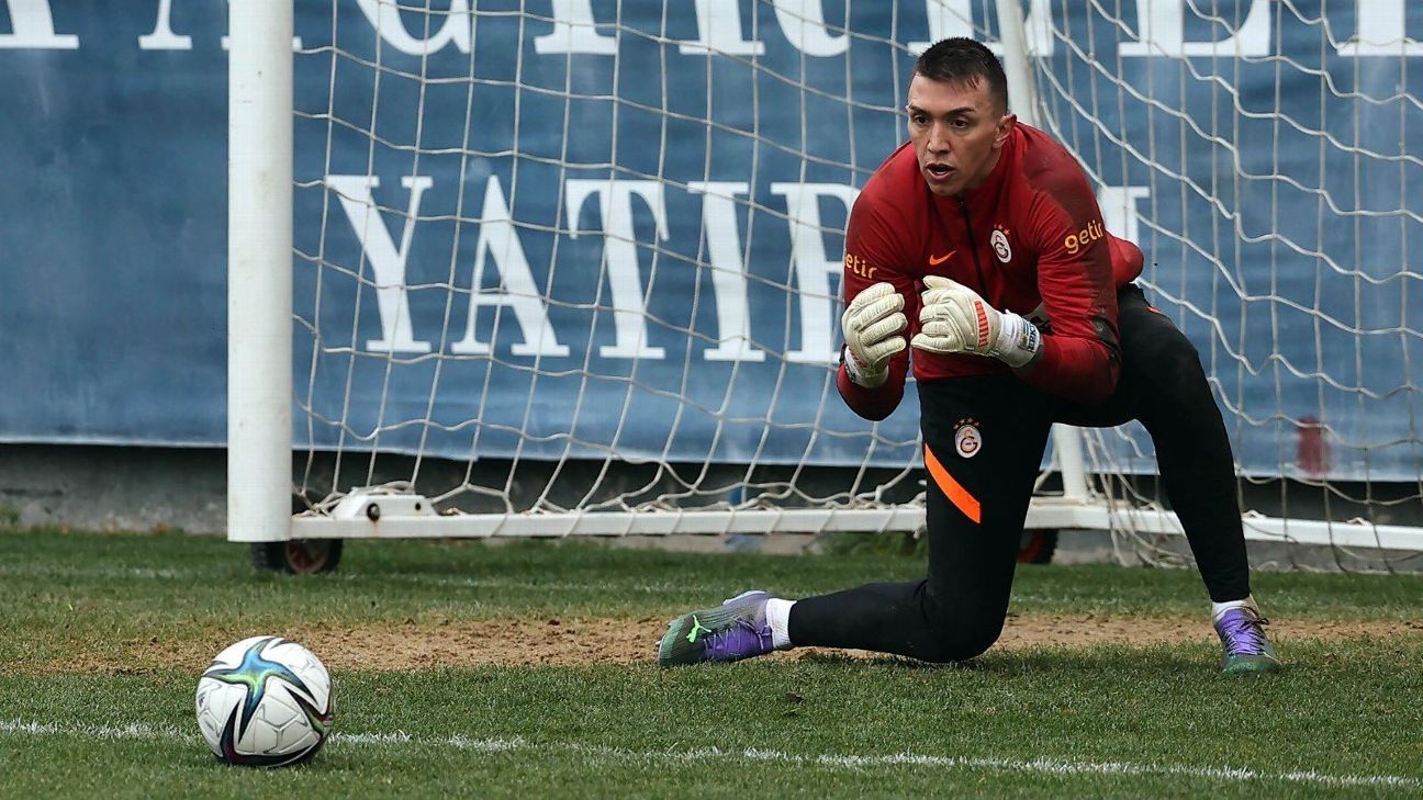 Muslera: su deseo de retirarse en Wanderers y la posibilidad de volver ...
