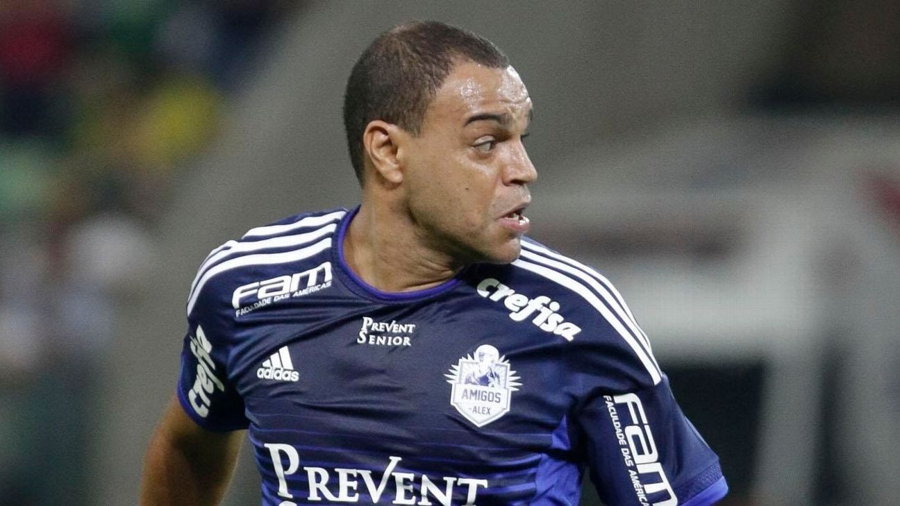 Denílson surpreende, diz que vai voltar ao futebol e revela clube ...