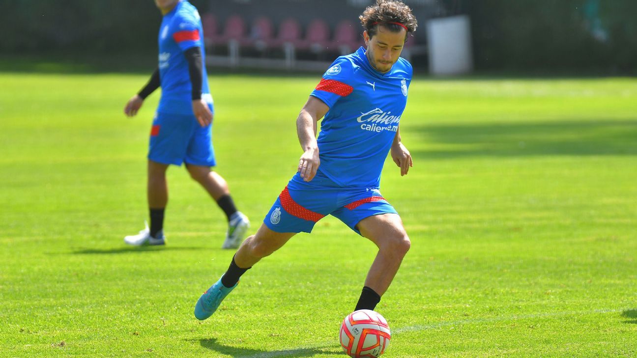 Alan Mozo salió de la banca para debutar con Chivas - ESPN