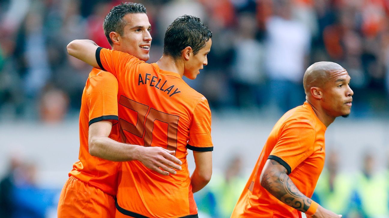 Afellay nieuwe assistent-trainer van Robin van Persie bij Feyenoord ...