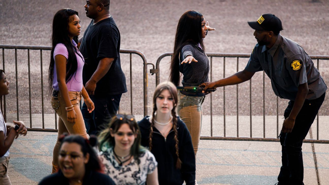 'A quiet phenomenon': The rise of gun violence at school sports - ESPN