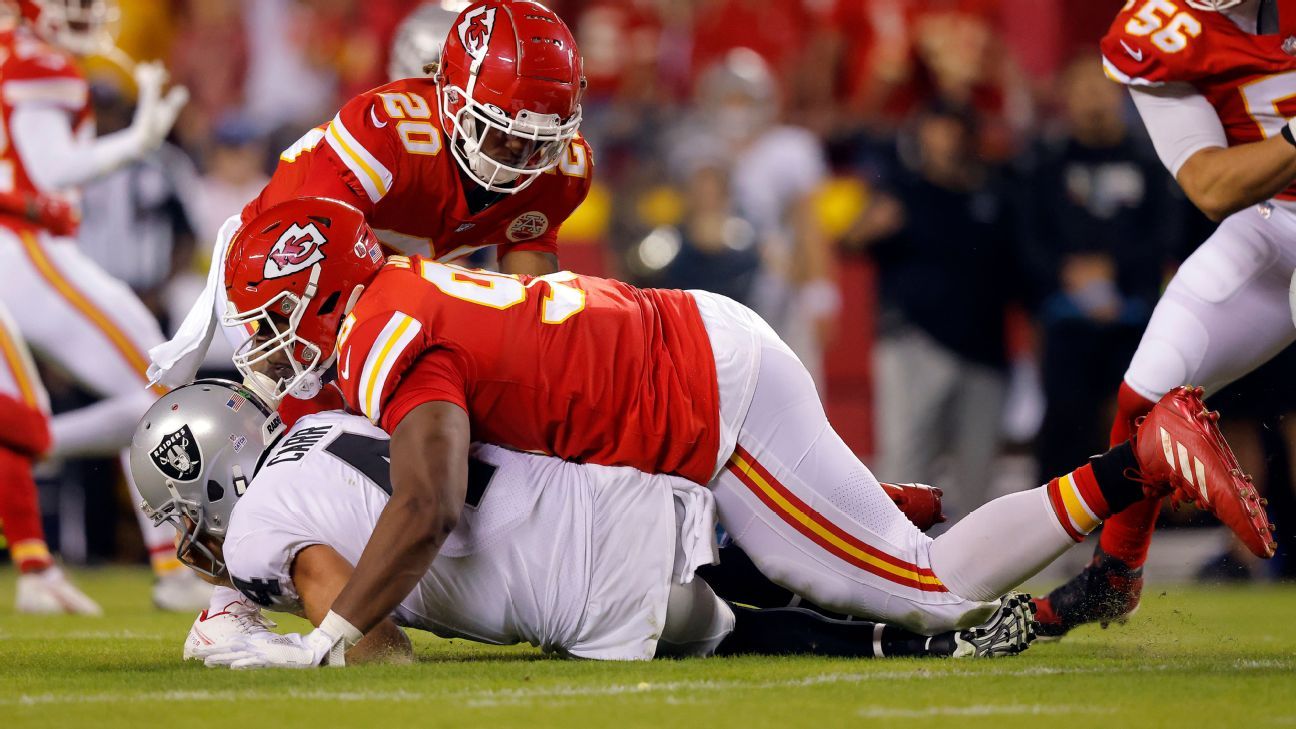 Réferi Carl Cheffers defiende castigo por rudeza al pasador contra ...