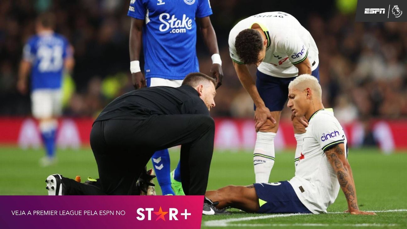 Chorando muito, Richarlison ficou inconsolável no vestiário após lesão ...