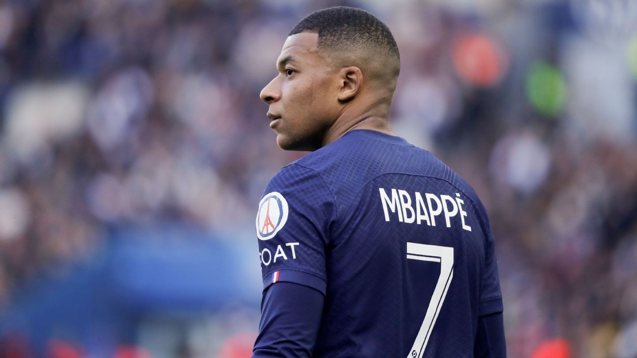 Irritado Mbappé Deixa Jogo Do Psg E Faz Gesto Obsceno Para Jogador Do