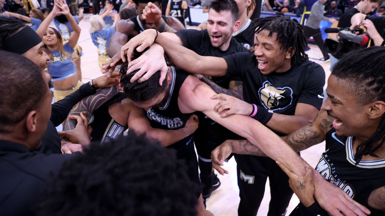 Steven Adams tips in winner as Grizzlies tie team record with 11th win ...