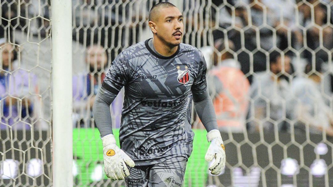 Herói do Ituano chora e dedica classificação a goleiro que morreu - ESPN