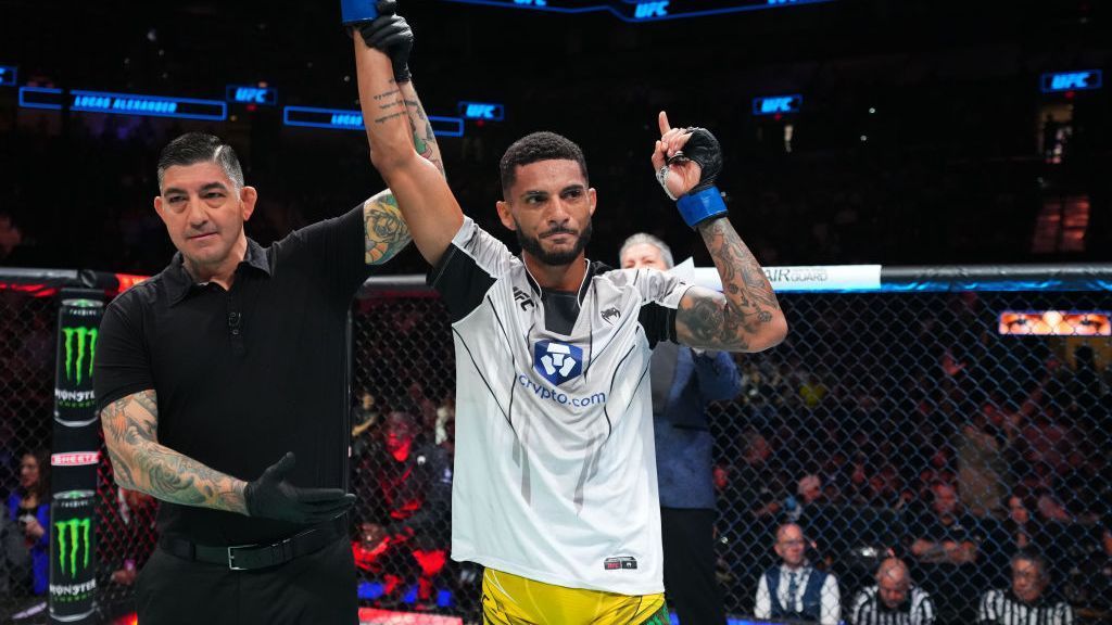 Lucas Alexander comemora primeira vitória no UFC: 'Foi incrível' - ESPN