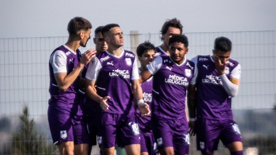 Defensor Sporting y su plantel para la Libertadores Sub 20 - ESPN