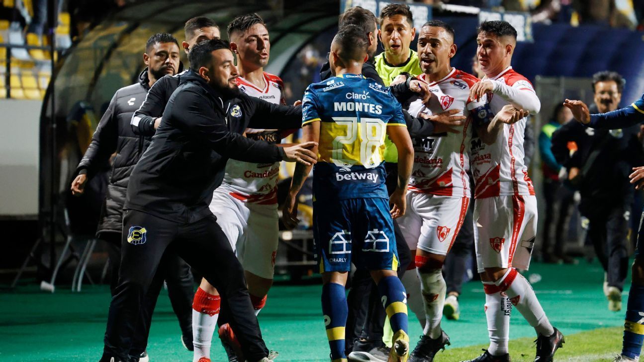 Mexican Midfielder Luis Montes Shines in Chilean First Division ...