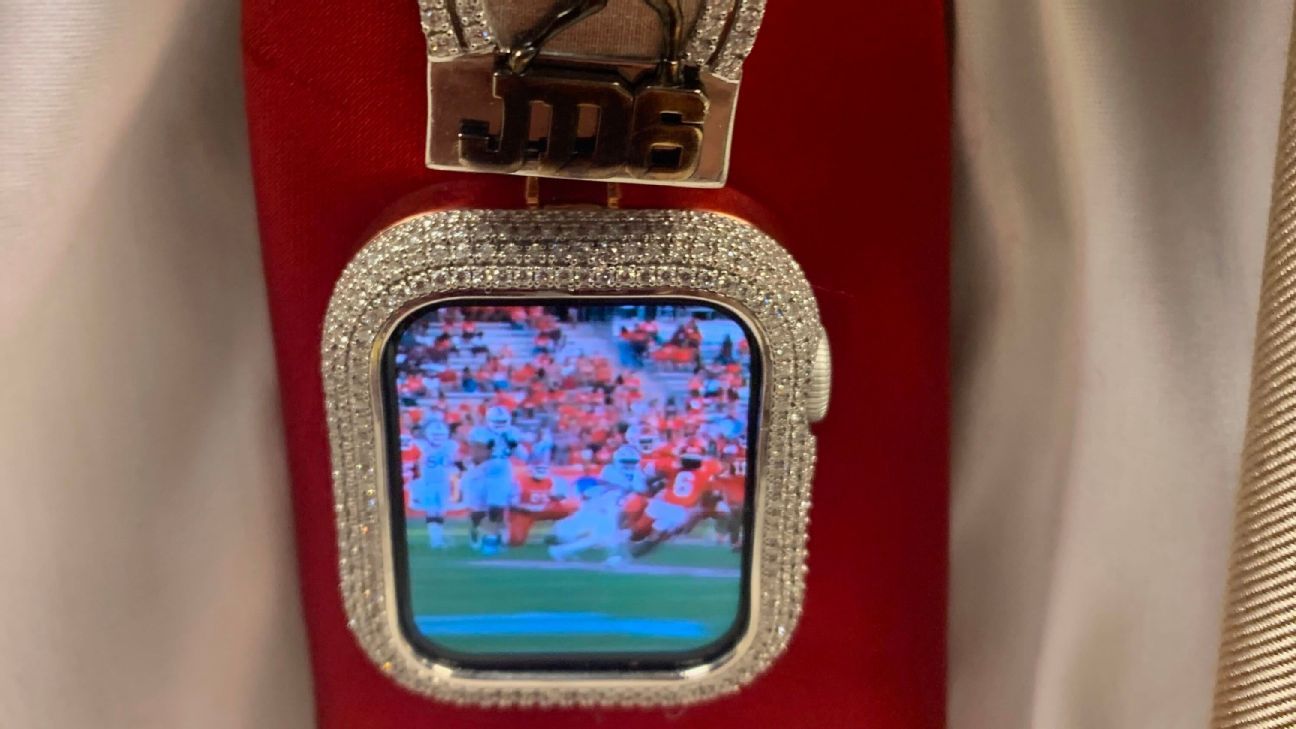 Jalon Daniels wears chain displaying his 2022 KU highlights - ESPN