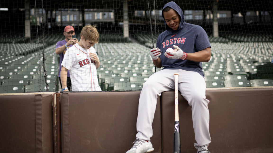 Rafael Devers emocionado por jugar junto a Red Sox en República ...