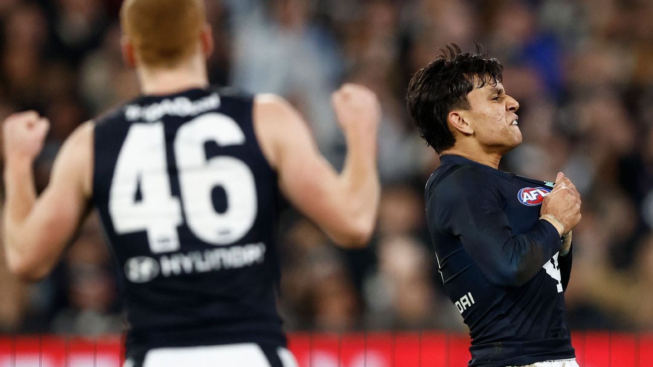 Blues extend winning streak with huge Pies upset - ESPN