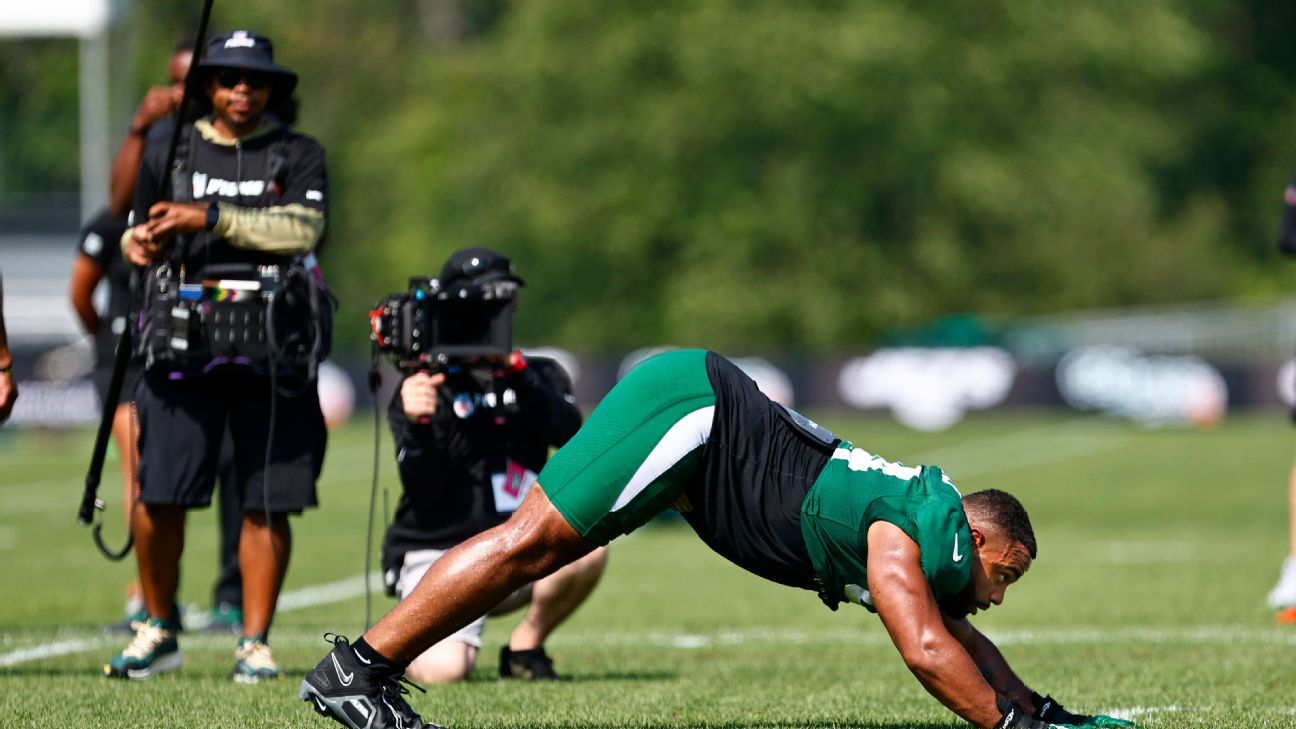 'Hard Knocks,' Week 1 -- The Jets take off - ESPN