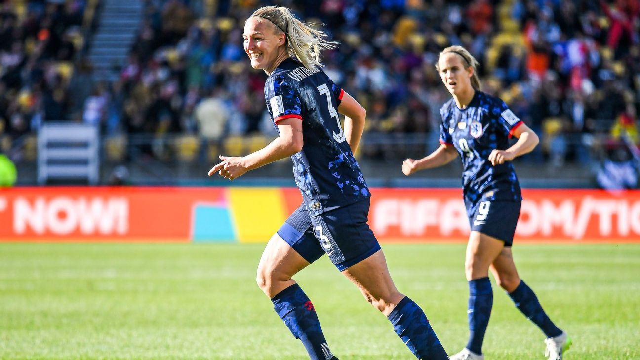 Bewogen laatste wedstrijd voor Van der Gragt: "Als ze zich bedenkt, staat de deur wagenwijd open ...