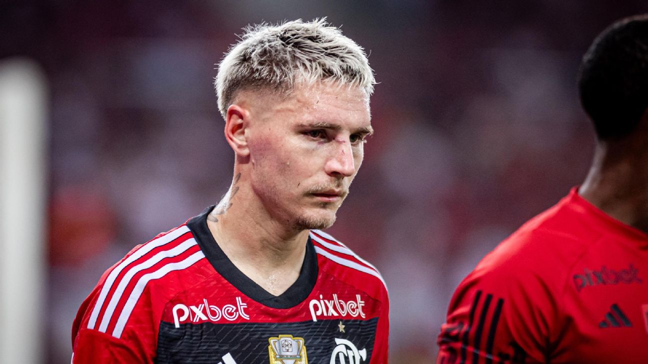 Flamengo libera Varela para velório da mãe no Uruguai - ESPN