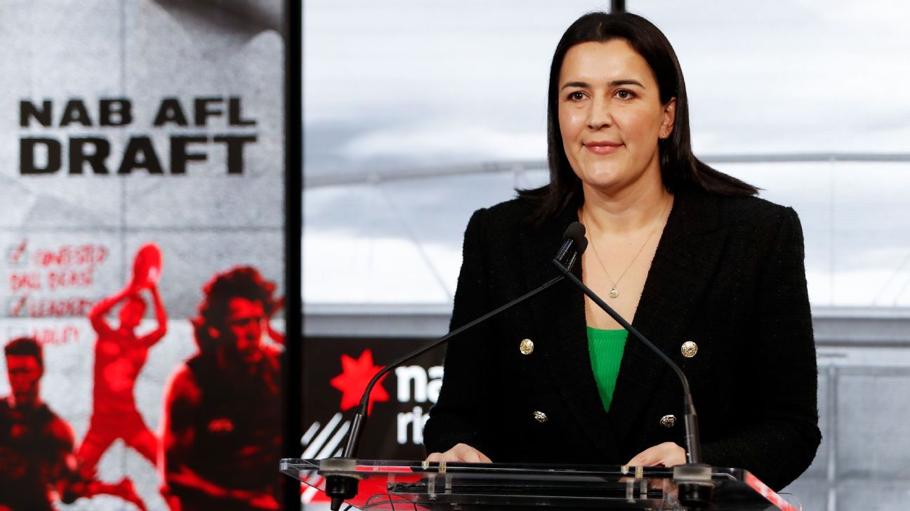 Laura Kane unveiled as AFL's general manager of football - ESPN