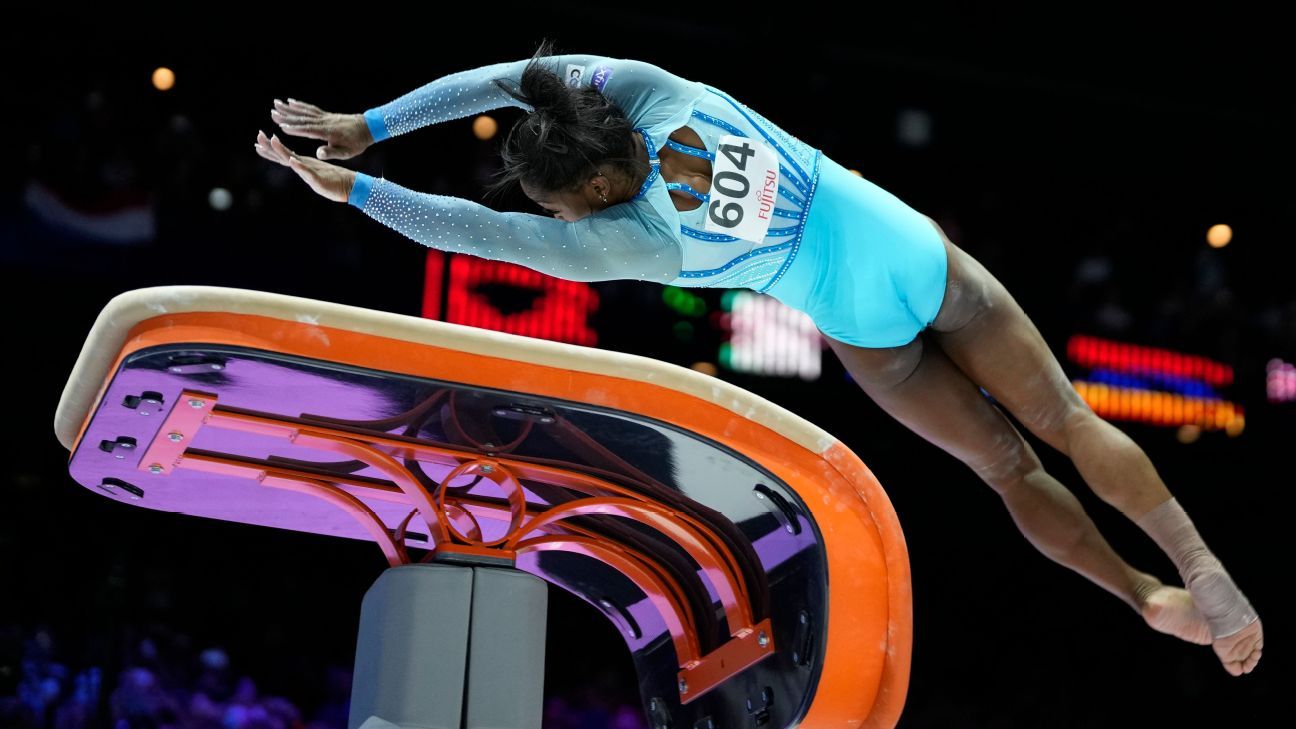 Simone Biles, U.S. women lead gymnastics worlds qualifying - ESPN