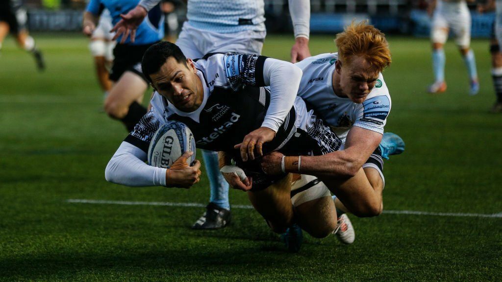 Matías Moroni apoyó su primer try en la temporada para Newcastle - ESPN