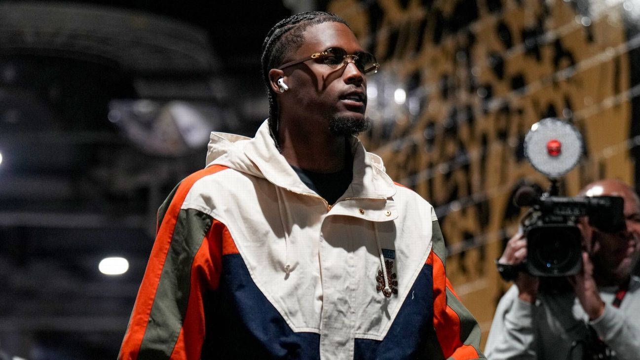 NFL Week 13 - Higgins, Lawrence arrive to MNF in style - ESPN