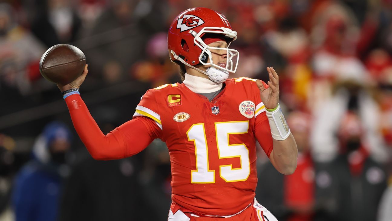 Mike Clay vs. Tyler Fulghum: NFL divisional betting predictions - ESPN