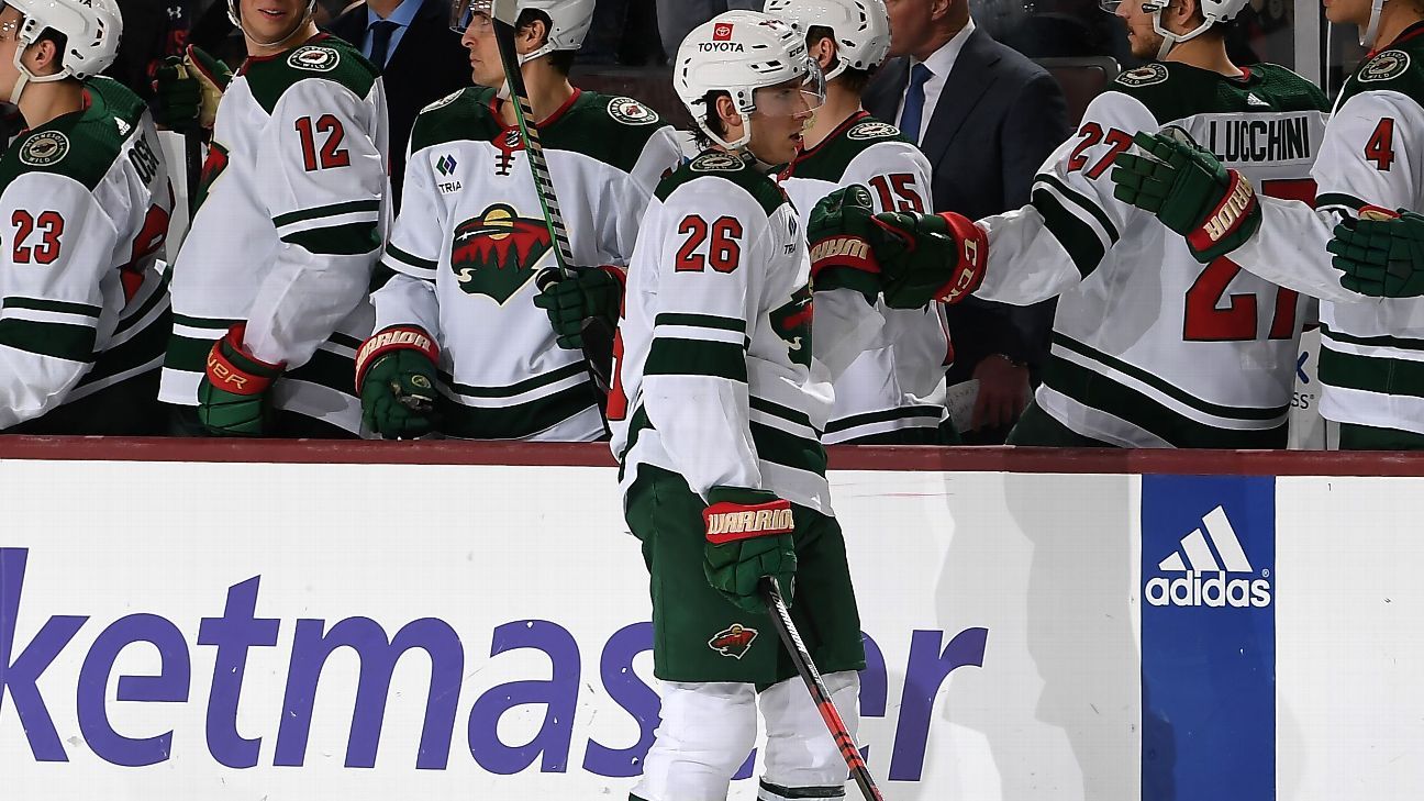 Maple Leafs acquire center Connor Dewar in trade with Wild - ESPN