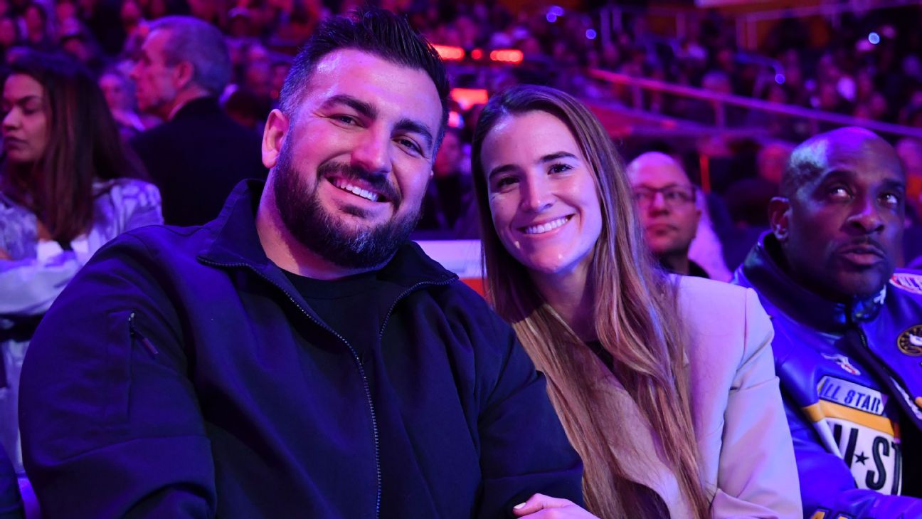 Liberty star Sabrina Ionescu gets married to Raiders' Hroniss Grasu - ESPN