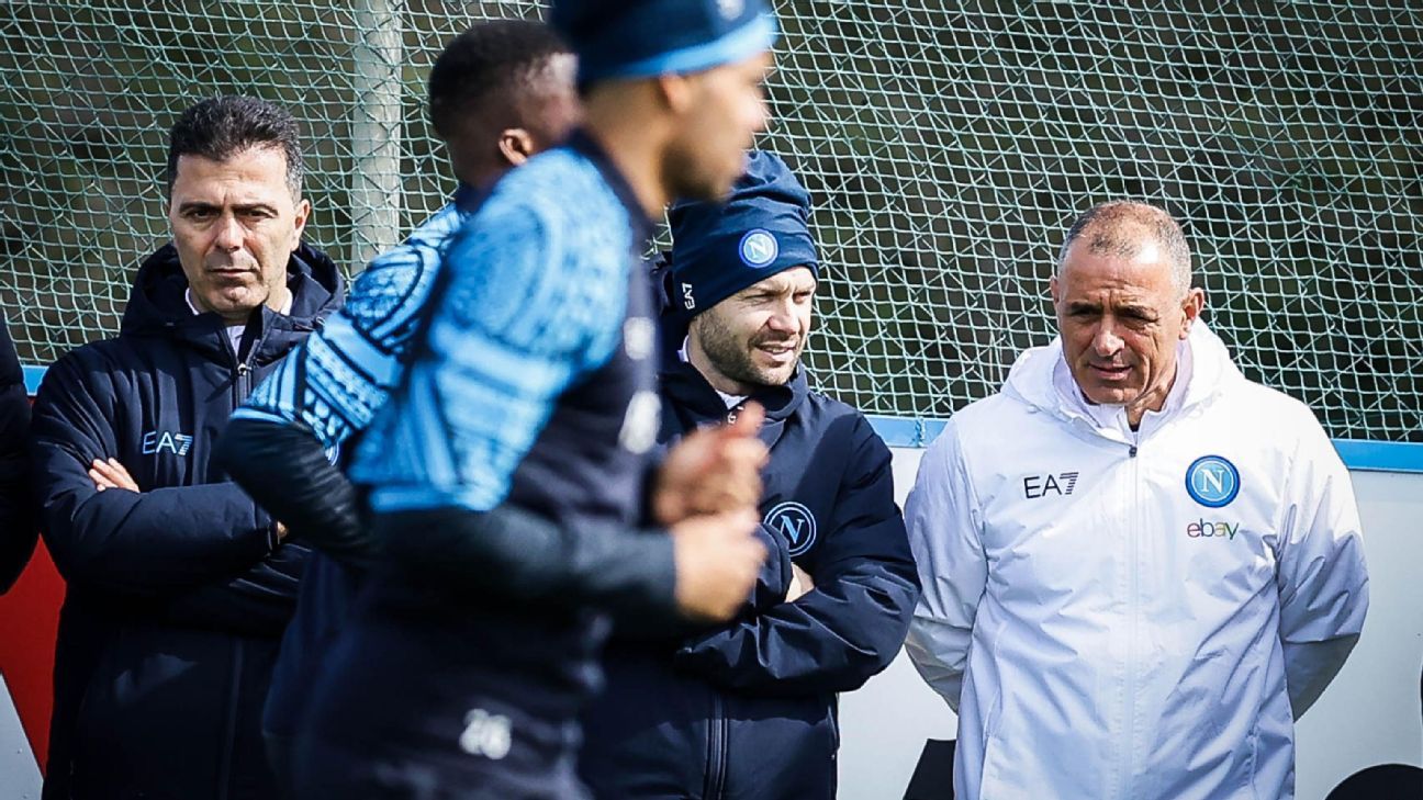 Entrenador del Napoli controla a su equipo con un dron - ESPN