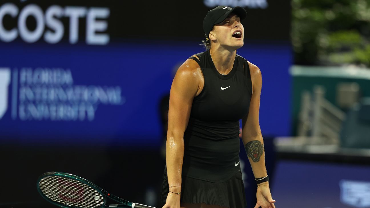 Sabalenka enfurecida en Miami: raqueta rota y sin saludar a la rival - ESPN