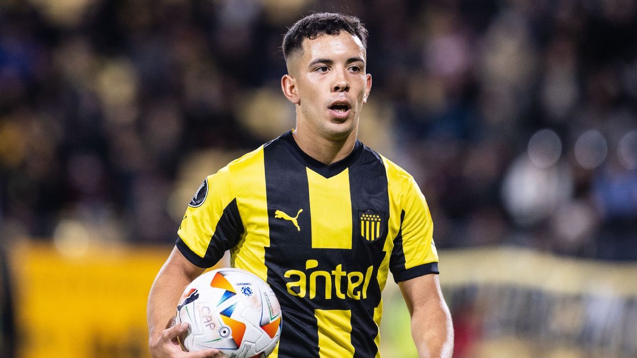 Leo Fernández fue distinguido como el mejor del Campeonato Uruguayo en ...