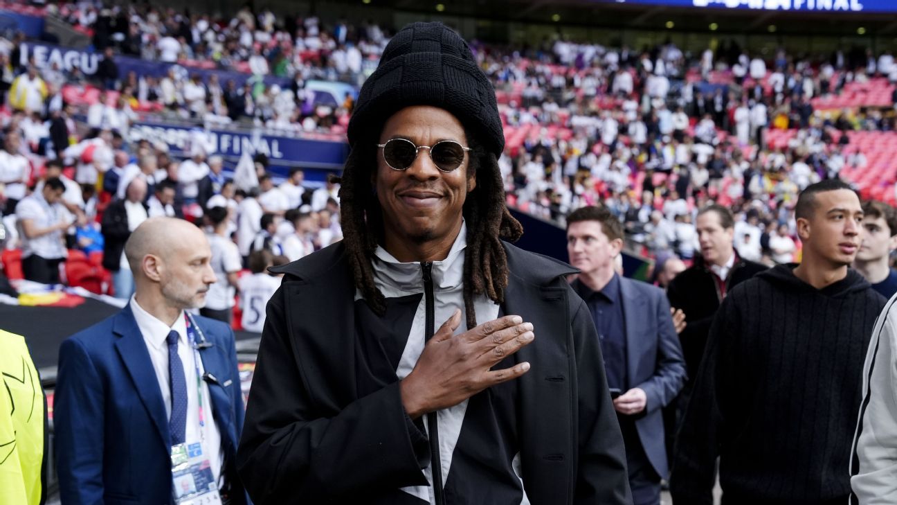 Celebs, soccer greats highlight Champions League final crowd - ESPN