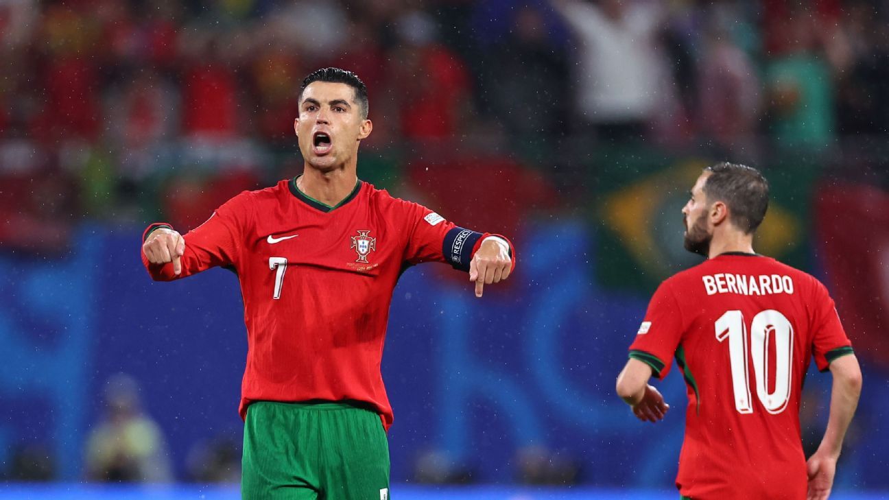 Cristiano Ronaldo escribe su nombre con letras de oro al disputar su ...
