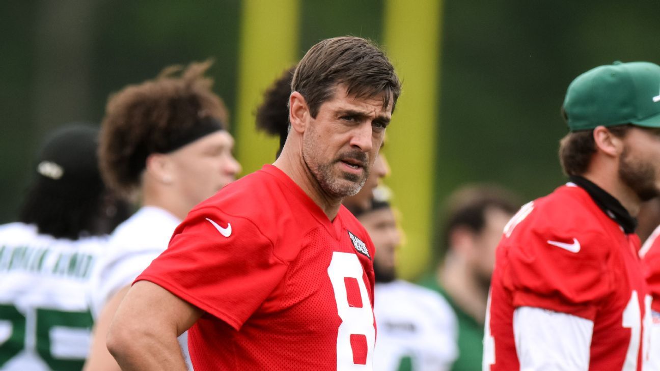 'Forward-thinking' Jets hold Aaron Rodgers out of rainy practice - ESPN