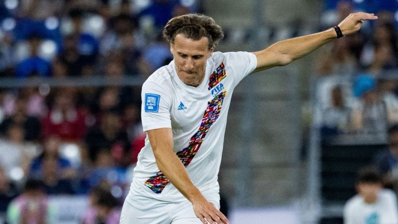Diego Forlán participó de un partido de leyendas de FIFA en México - ESPN