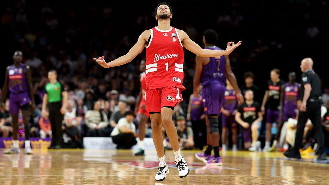 Hawks' Harvey comes up clutch to seal win over Kings - ESPN