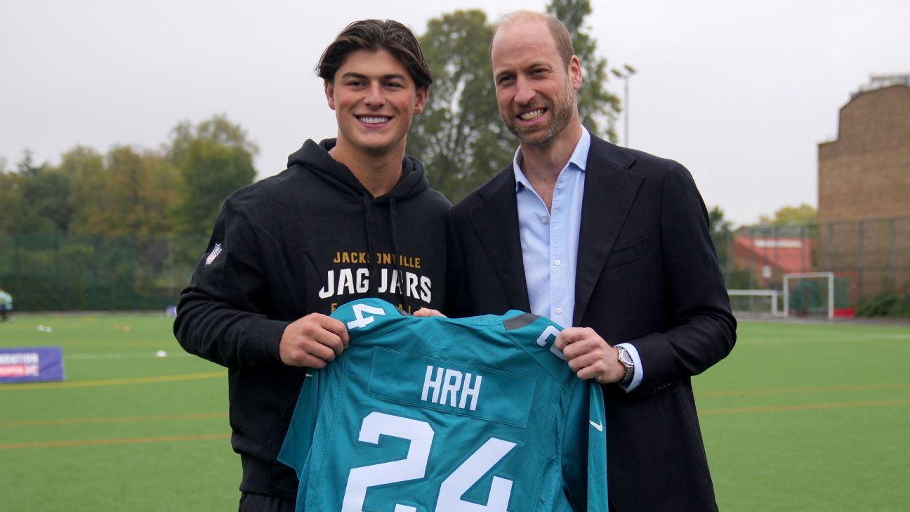 Prince William shows off American football skills at NFL charity event ...