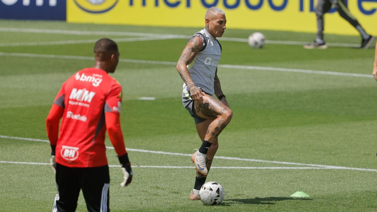 El encontrón de Vargas con Deyverson en la última práctica de cara a la ...