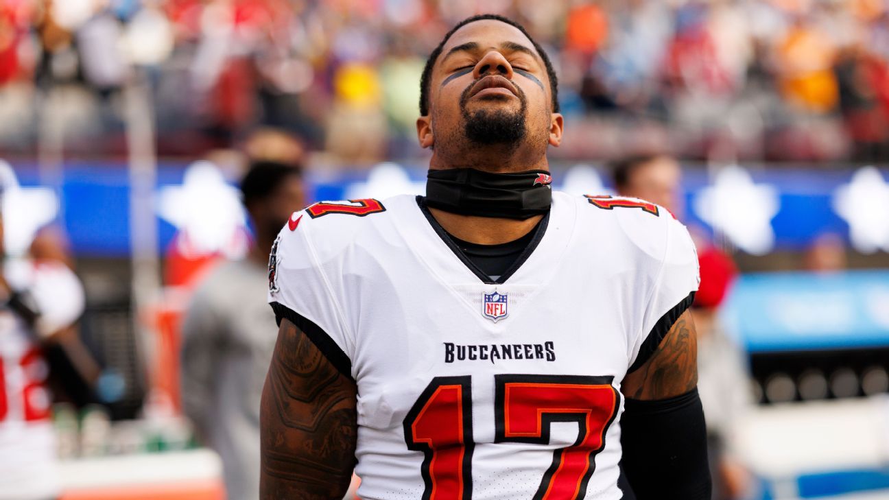 Buccaneers' Sterling Shepard includes daughters in 'SNF' introduction ...