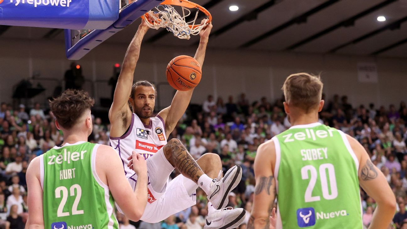 Sore import Adams fires as Kings roll Phoenix in NBL - ESPN