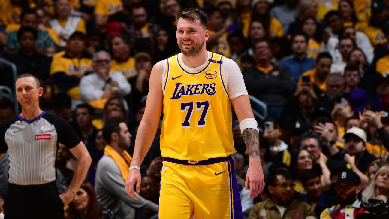 Doncic estreia, é ovacionado pela torcida, e Lakers atropelam o Jazz - ESPN