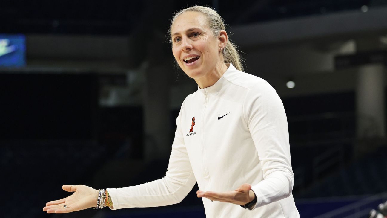 Northwestern hires Carla Berube from Princeton as hoops coach - ESPN