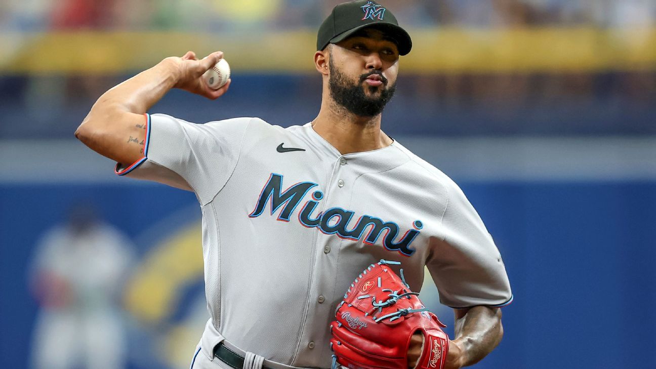 Sandy Alcántara lanzó 99 mph en regreso al box - ESPN