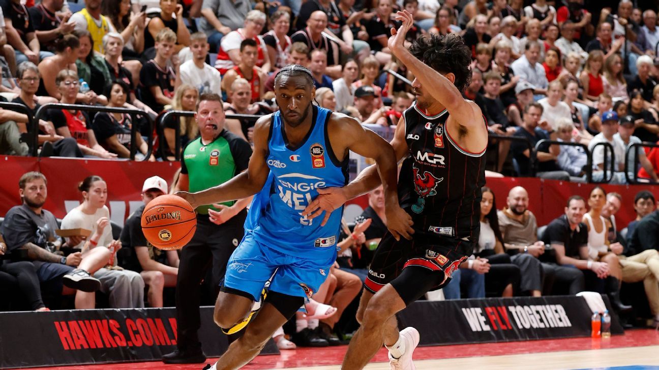 Star pair fire late as United sink Hawks in GF opener - ESPN