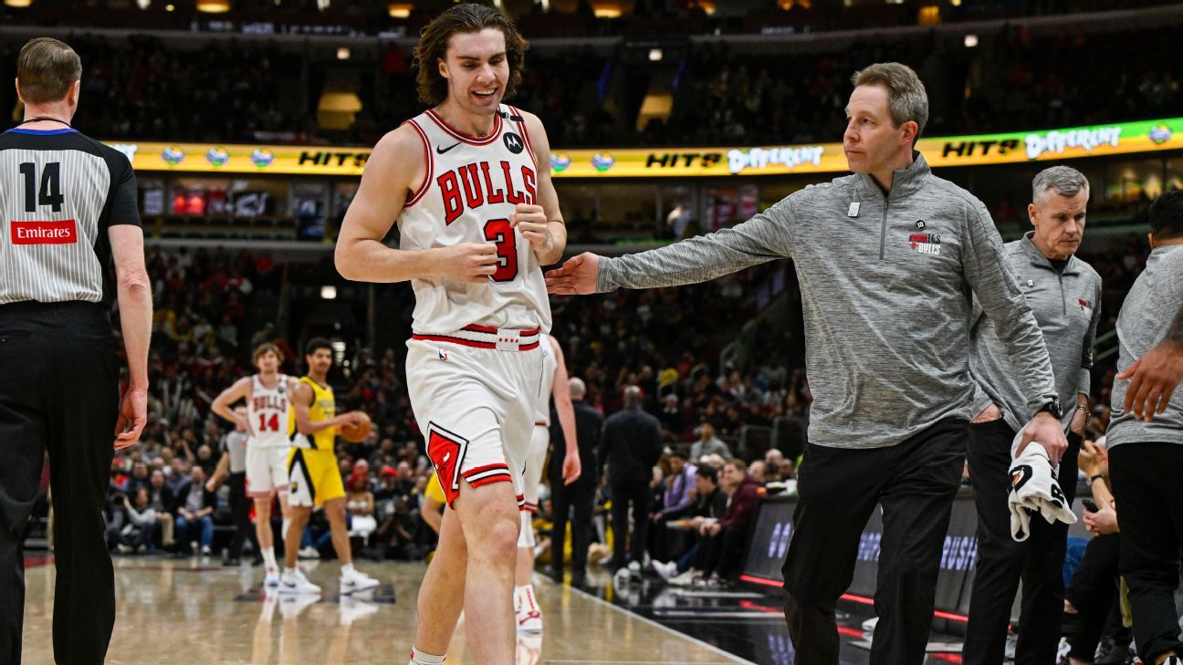 Bulls' Josh Giddey scores season-high 29 before injuring ankle - ESPN