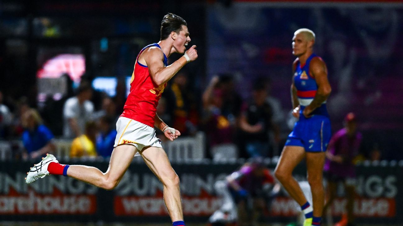 Lions rally to beat Bulldogs in classic, now 5-0 in AFL - ESPN